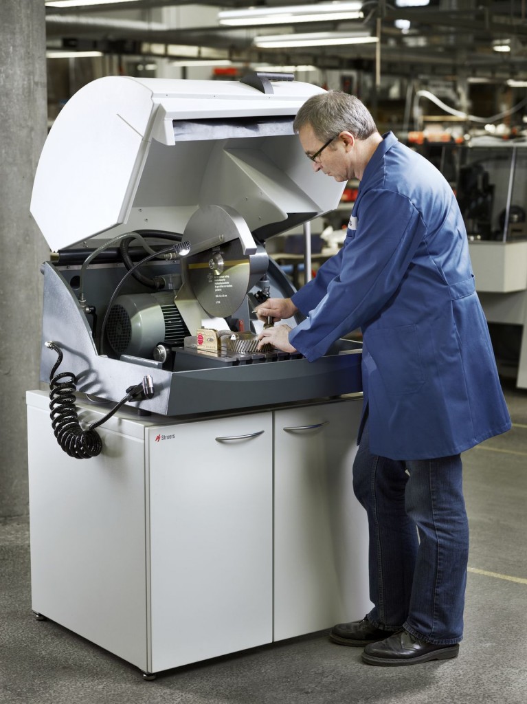 Ръчна режеща машина за металографски образци Labotom -5 -15 — SEM ...