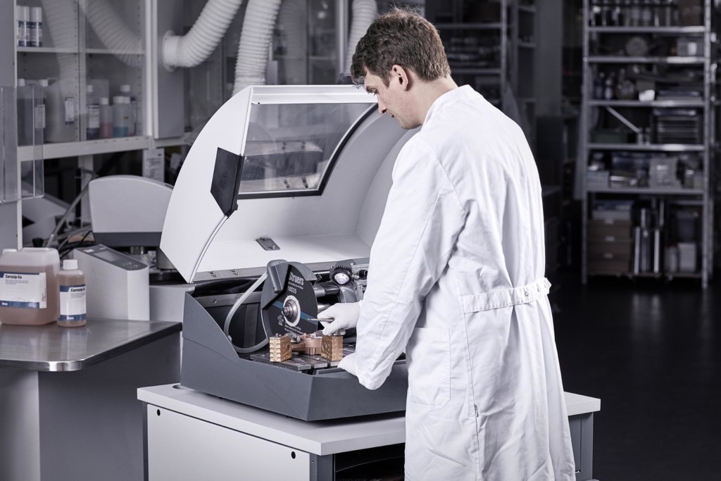 Ръчна режеща машина за металографски образци Labotom -5 -15 — SEM ...