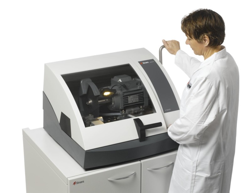 Ръчна режеща машина за металографски образци Labotom -5 -15 — SEM ...